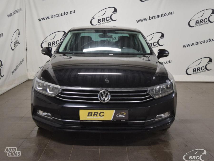 Black Volkswagen Passat 2019 in Riga, with an engine capacity of 1.50 L and mileage of 142 thousand km for 11500 €, photo 21 on AUTOMOTO.COM.LV