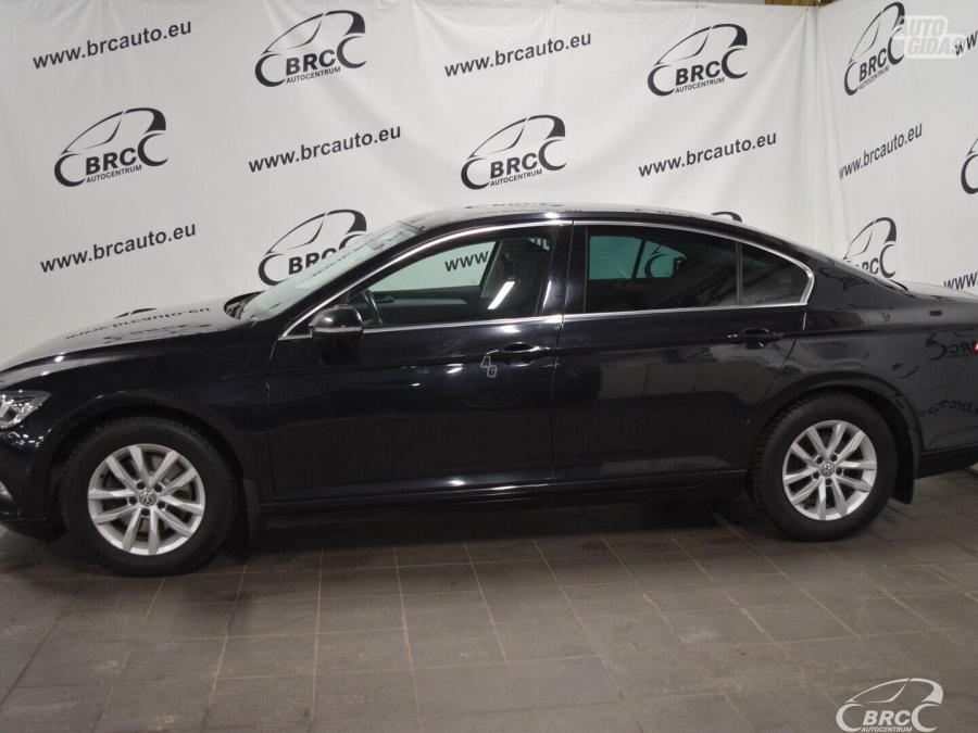 Black Volkswagen Passat 2019 in Riga, with an engine capacity of 1.50 L and mileage of 142 thousand km for 11500 €, photo 23 on AUTOMOTO.COM.LV