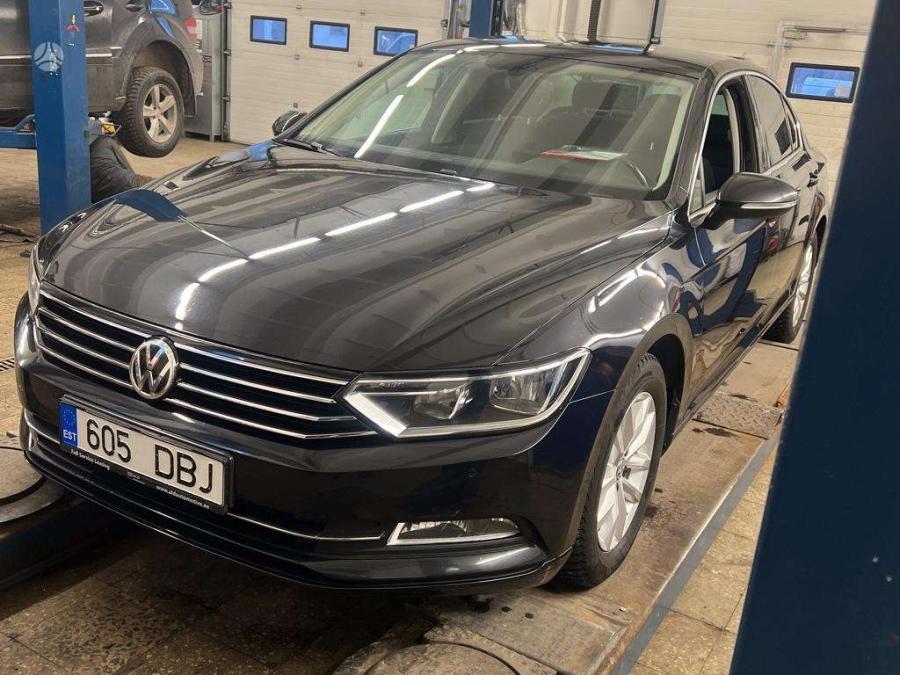 Black Volkswagen Passat 2019 in Vilnius, with an engine capacity of 1.97 L and mileage of 180 thousand km for 15200 €, photo 1 on AUTOMOTO.COM.LV