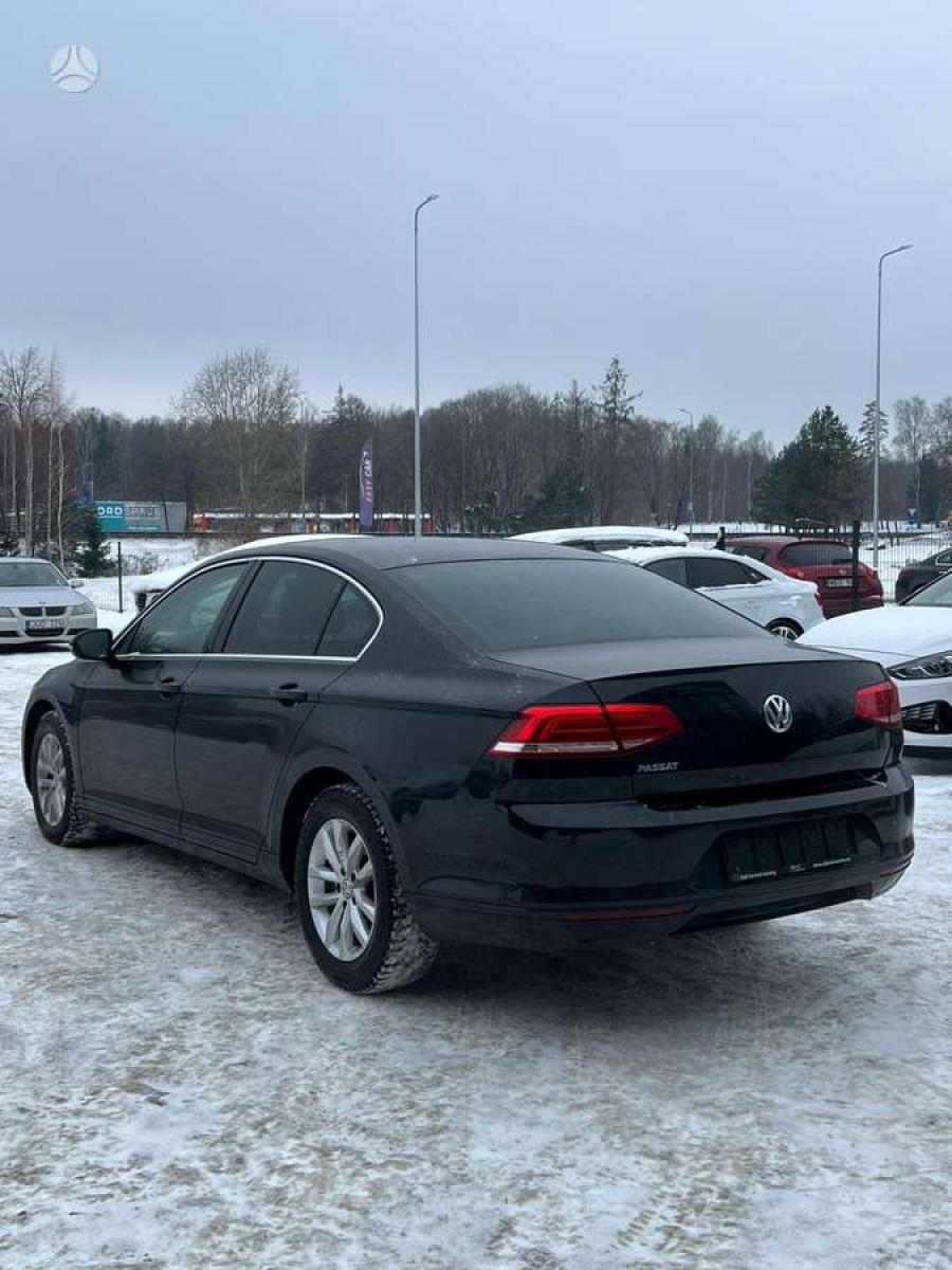 Melns Volkswagen Passat 2019 Viļņa, ar dzinēja tilpumu 1.97 L un nobraukumu 180 tūkst. km par 14800 €, foto 3 vietnē AUTOMOTO.COM.LV