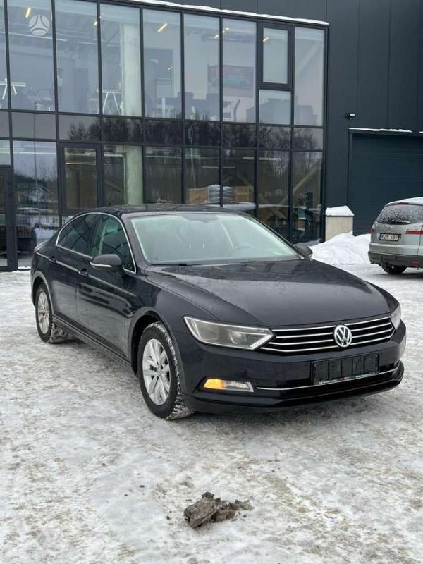 Black Volkswagen Passat 2019 in Vilnius, with an engine capacity of 1.97 L and mileage of 180 thousand km for 14600 €, photo 1 on AUTOMOTO.COM.LV