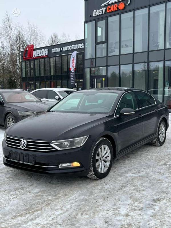 Black Volkswagen Passat 2019 in Vilnius, with an engine capacity of 1.97 L and mileage of 180 thousand km for 14600 €, photo 2 on AUTOMOTO.COM.LV