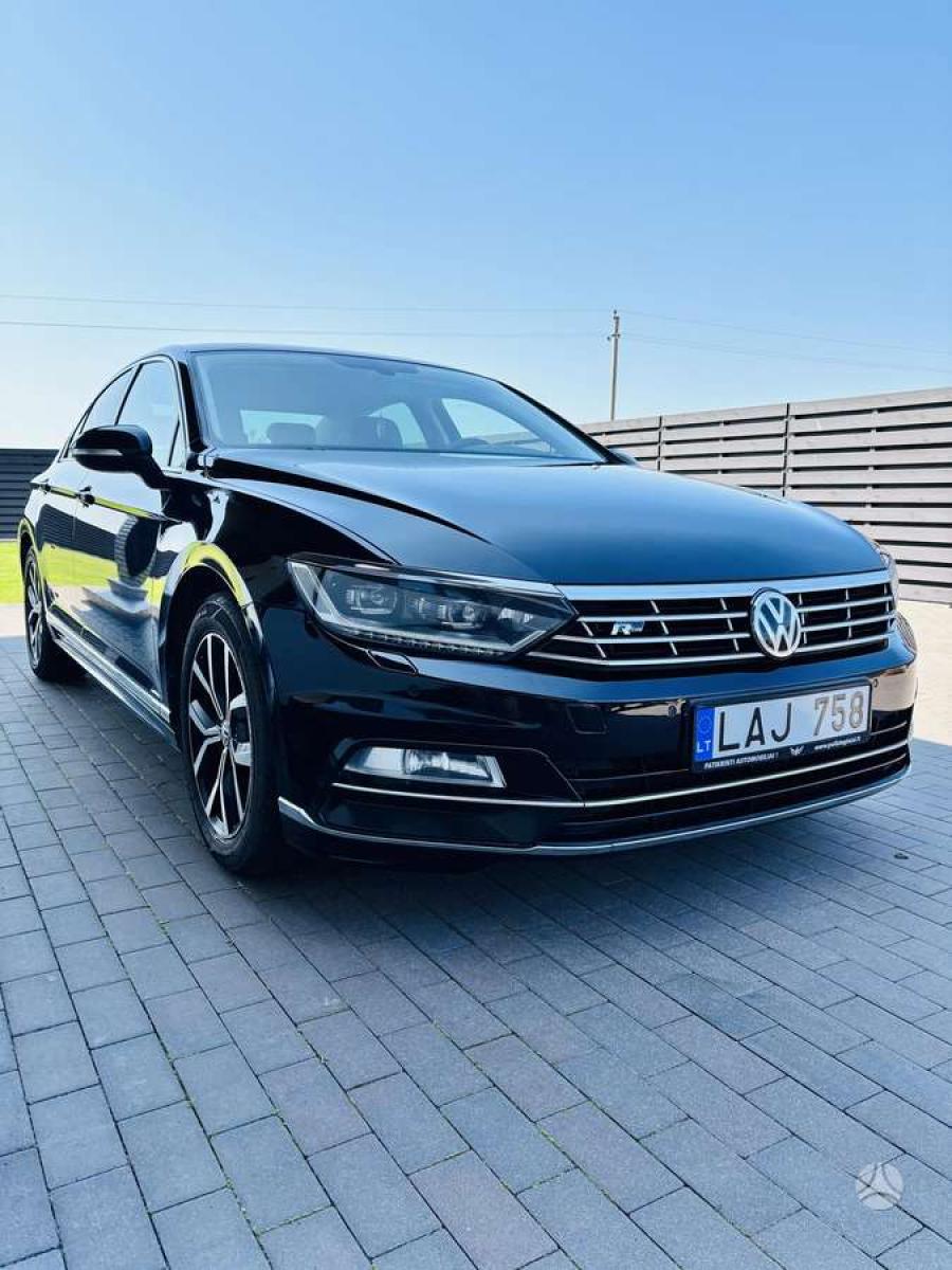 Black Volkswagen Passat 2019 in Klaipeda, with an engine capacity of 1.50 L and mileage of 214 thousand km for 14900 €, photo 1 on AUTOMOTO.COM.LV