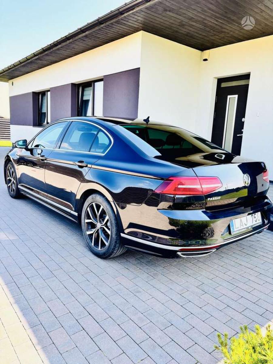 Black Volkswagen Passat 2019 in Klaipeda, with an engine capacity of 1.50 L and mileage of 214 thousand km for 14900 €, photo 4 on AUTOMOTO.COM.LV