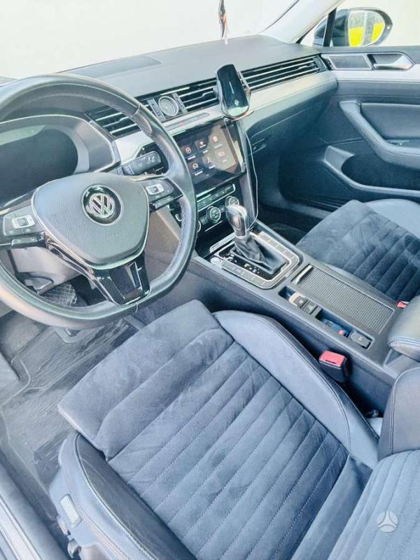 Black Volkswagen Passat 2019 in Klaipeda, with an engine capacity of 1.50 L and mileage of 214 thousand km for 14900 €, photo 6 on AUTOMOTO.COM.LV
