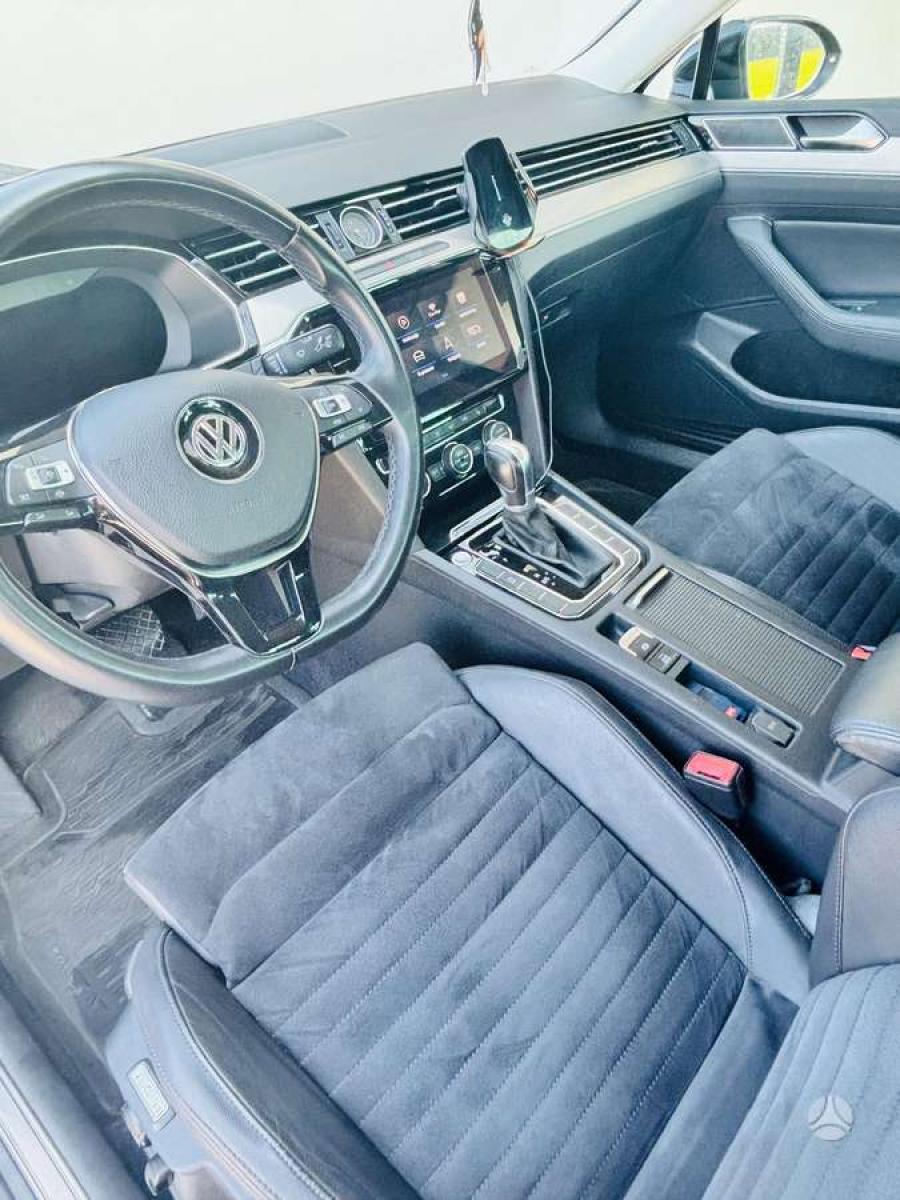 Black Volkswagen Passat 2019 in Klaipeda, with an engine capacity of 1.50 L and mileage of 214 thousand km for 14900 €, photo 7 on AUTOMOTO.COM.LV