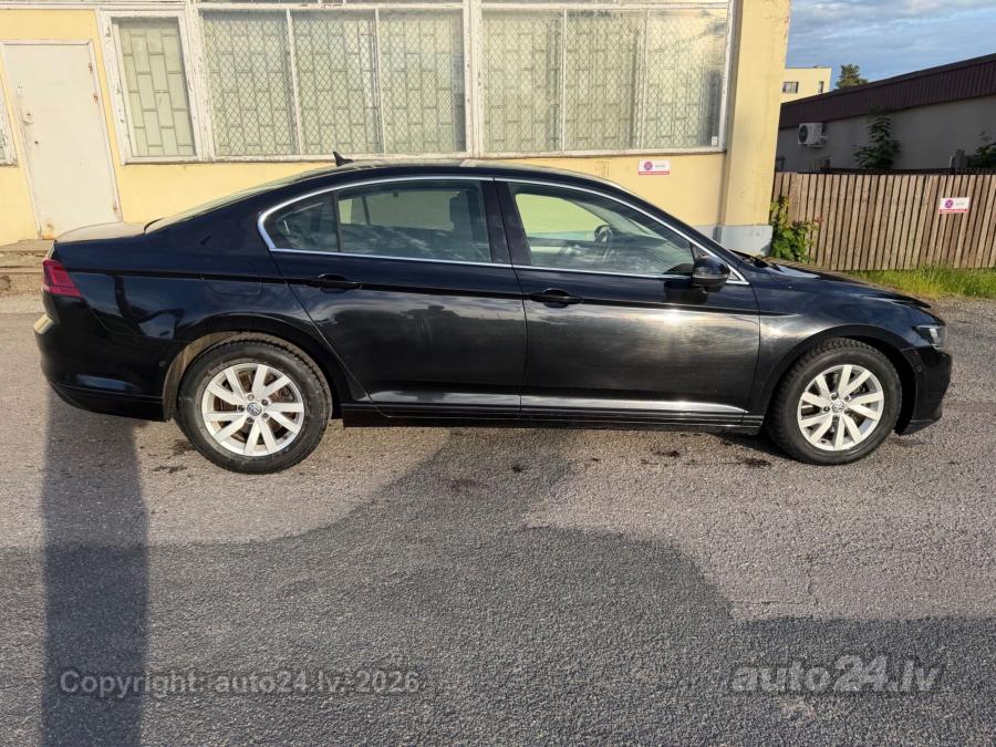 Black Volkswagen Passat 2019 in Tallinn, with an engine capacity of 1.60 L and mileage of 283 thousand km for 11000 €, photo 5 on AUTOMOTO.COM.LV