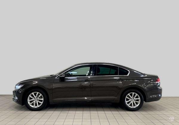 Melns Volkswagen Passat 2019 Kauņa, ar dzinēja tilpumu 1.39 L un nobraukumu 75 tūkst. km par 15500 €, foto 2 vietnē AUTOMOTO.COM.LV