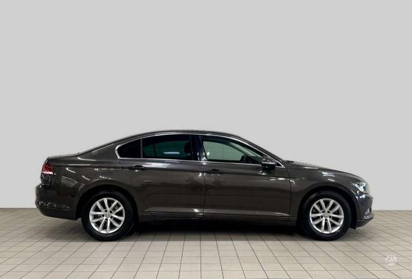 Melns Volkswagen Passat 2019 Kauņa, ar dzinēja tilpumu 1.39 L un nobraukumu 75 tūkst. km par 15500 €, foto 3 vietnē AUTOMOTO.COM.LV