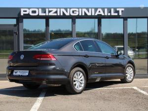 Black Volkswagen Passat 2019 in Vilnius, with an engine capacity of 1.50 L and mileage of 163 thousand km for 13250 €, photo 5 on AUTOMOTO.COM.LV
