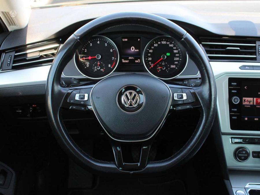 Black Volkswagen Passat 2019 in Vilnius, with an engine capacity of 1.50 L and mileage of 163 thousand km for 13250 €, photo 6 on AUTOMOTO.COM.LV