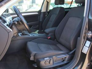 Black Volkswagen Passat 2019 in Vilnius, with an engine capacity of 1.50 L and mileage of 163 thousand km for 13250 €, photo 14 on AUTOMOTO.COM.LV
