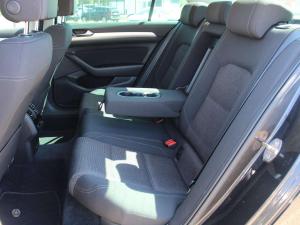 Black Volkswagen Passat 2019 in Vilnius, with an engine capacity of 1.50 L and mileage of 163 thousand km for 13250 €, photo 16 on AUTOMOTO.COM.LV