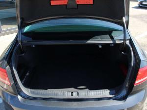 Black Volkswagen Passat 2019 in Vilnius, with an engine capacity of 1.50 L and mileage of 163 thousand km for 13250 €, photo 19 on AUTOMOTO.COM.LV