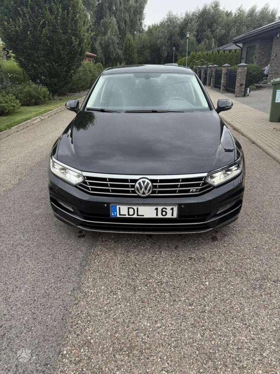 Black Volkswagen Passat 2019 in Kaunas, with an engine capacity of 1.97 L and mileage of 250 thousand km for 13200 €, photo 3 on AUTOMOTO.COM.LV