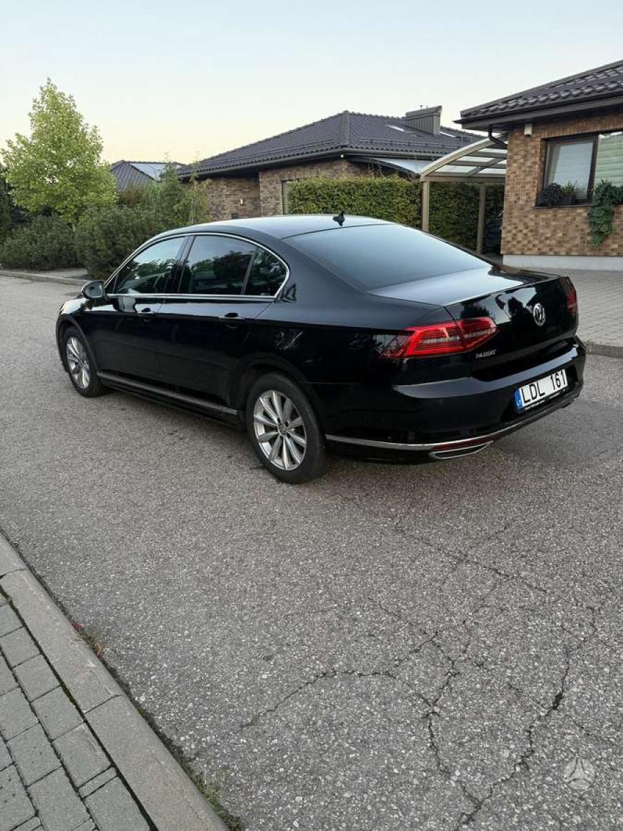Black Volkswagen Passat 2019 in Kaunas, with an engine capacity of 1.97 L and mileage of 250 thousand km for 13200 €, photo 7 on AUTOMOTO.COM.LV