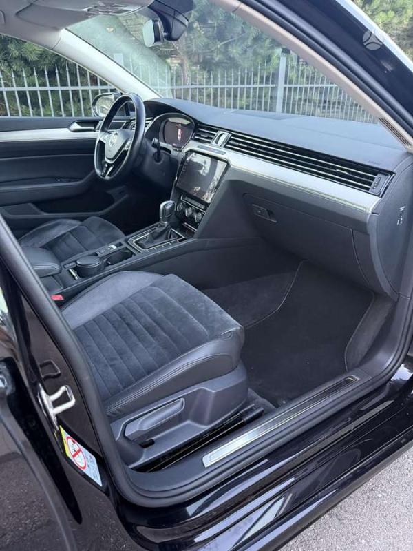 Volkswagen Passat 2019 in Kaunas on AUTOMOTO.COM.LV Black Volkswagen Passat 2019 in Kaunas, with an engine capacity of 1.97 L and mileage of 250 thousand km for 13200 €, photo 8 on AUTOMOTO.COM.LV
