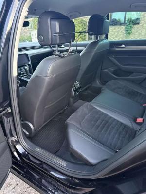 Black Volkswagen Passat 2019 in Kaunas, with an engine capacity of 1.97 L and mileage of 250 thousand km for 13200 €, photo 11 on AUTOMOTO.COM.LV