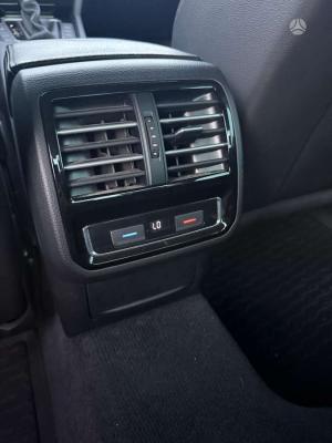 Black Volkswagen Passat 2019 in Kaunas, with an engine capacity of 1.97 L and mileage of 250 thousand km for 13200 €, photo 13 on AUTOMOTO.COM.LV