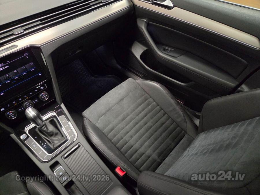Black Volkswagen Passat 2020 in Tallinn, with an engine capacity of 1.50 L and mileage of 100 thousand km for 16900 €, photo 16 on AUTOMOTO.COM.LV