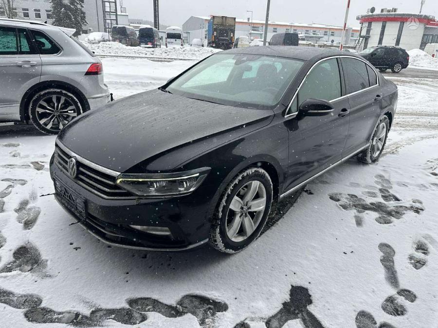 Black Volkswagen Passat 2020 in Vilnius, with an engine capacity of 1.97 L and mileage of 86 thousand km for 21500 €, photo 2 on AUTOMOTO.COM.LV