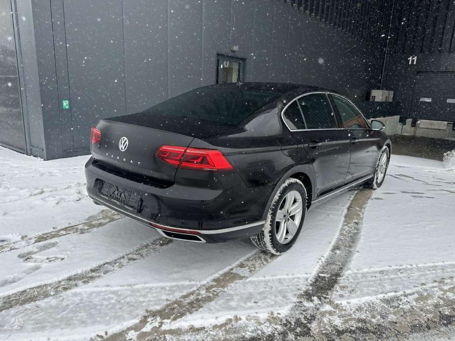 Black Volkswagen Passat 2020 in Vilnius, with an engine capacity of 1.97 L and mileage of 86 thousand km for 21500 €, photo 5 on AUTOMOTO.COM.LV