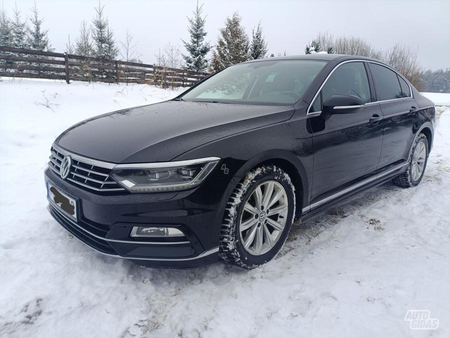 Black Volkswagen Passat 2020 in Vilnius, with an engine capacity of 1.50 L and mileage of 292 thousand km for 13800 €, photo 1 on AUTOMOTO.COM.LV