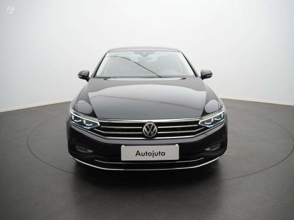 Black Volkswagen Passat 2020 in Vilnius, with an engine capacity of 1.97 L and mileage of 86 thousand km for 21500 €, photo 2 on AUTOMOTO.COM.LV