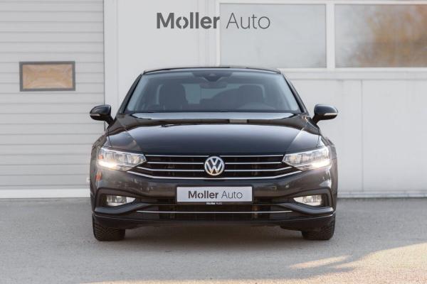 Black Volkswagen Passat 2020 in Jelgava, with an engine capacity of 1.50 L and mileage of 133 thousand km for 16900 €, photo 3 on AUTOMOTO.COM.LV