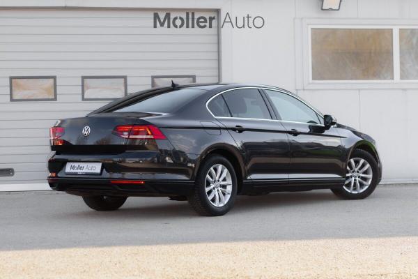 Black Volkswagen Passat 2020 in Jelgava, with an engine capacity of 1.50 L and mileage of 133 thousand km for 16900 €, photo 5 on AUTOMOTO.COM.LV
