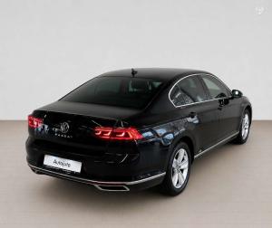 Black Volkswagen Passat 2020 in Kaunas, with an engine capacity of 1.97 L and mileage of 129 thousand km for 18900 €, photo 5 on AUTOMOTO.COM.LV