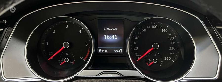 Black Volkswagen Passat 2020 in Kaunas, with an engine capacity of 1.97 L and mileage of 129 thousand km for 18900 €, photo 6 on AUTOMOTO.COM.LV