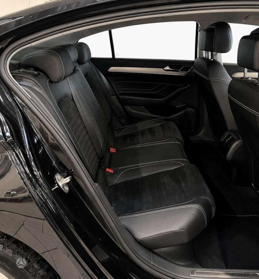 Black Volkswagen Passat 2020 in Kaunas, with an engine capacity of 1.97 L and mileage of 129 thousand km for 18900 €, photo 9 on AUTOMOTO.COM.LV