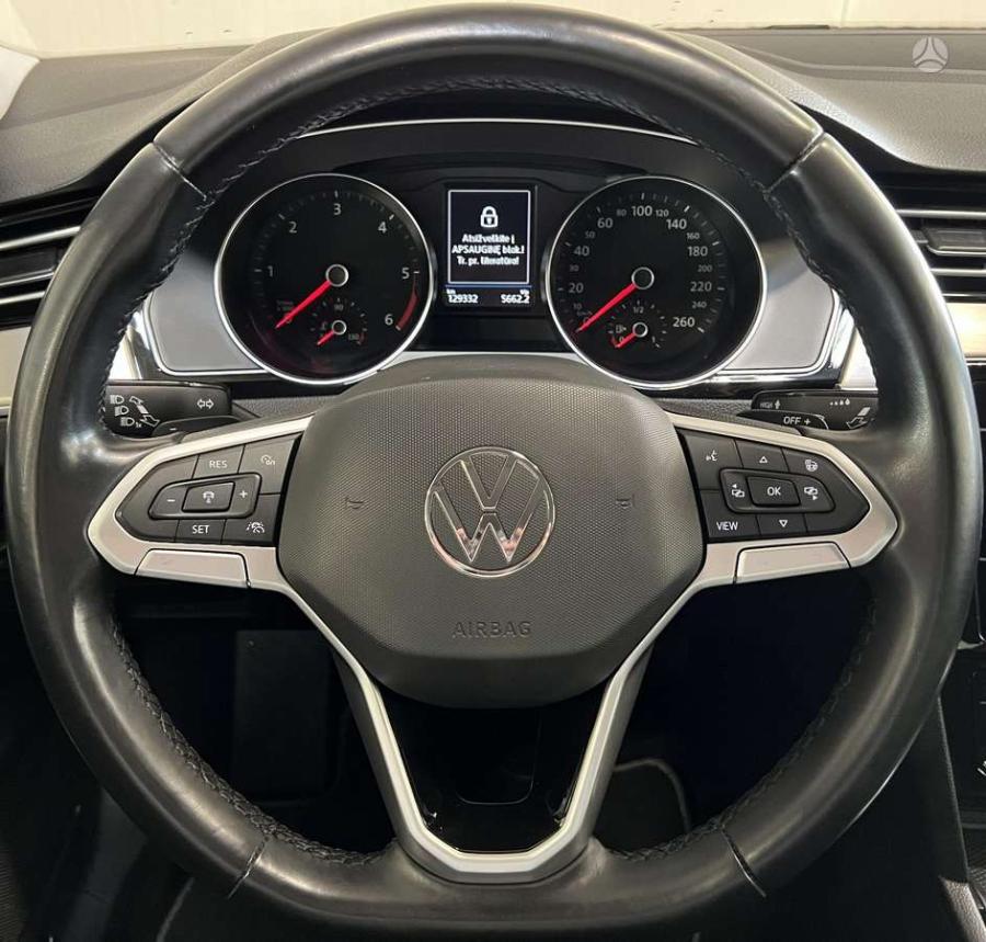 Black Volkswagen Passat 2020 in Kaunas, with an engine capacity of 1.97 L and mileage of 129 thousand km for 18900 €, photo 14 on AUTOMOTO.COM.LV