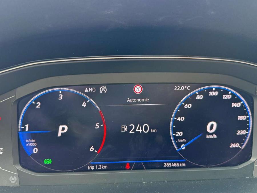 Melns Volkswagen Passat 2020 Tauragė, ar dzinēja tilpumu 1.97 L un nobraukumu 270 tūkst. km par 12500 €, foto 14 vietnē AUTOMOTO.COM.LV
