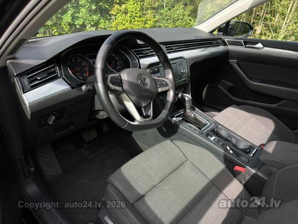 Black Volkswagen Passat 2020 in Tallinn, with an engine capacity of 1.50 L and mileage of 94 thousand km for 20900 €, photo 6 on AUTOMOTO.COM.LV