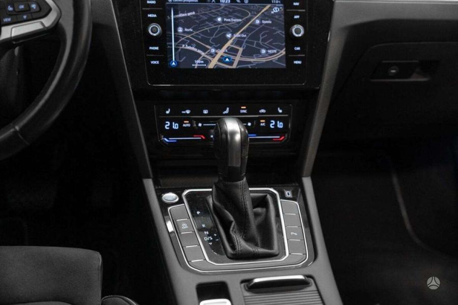 Melns Volkswagen Passat 2020 Viļņa, ar dzinēja tilpumu 1.50 L un nobraukumu 141 tūkst. km par 18600 €, foto 19 vietnē AUTOMOTO.COM.LV