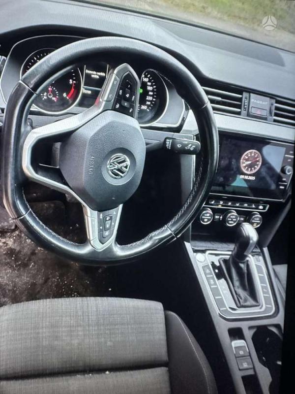Black Volkswagen Passat 2021 in Vilnius, with an engine capacity of 1.97 L and mileage of 170 thousand km for 10900 €, photo 3 on AUTOMOTO.COM.LV