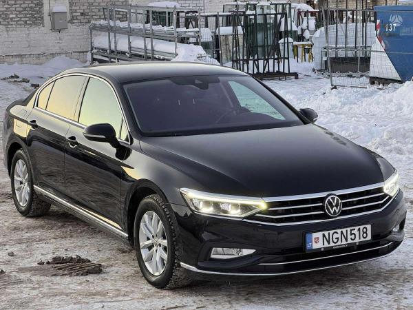 Black Volkswagen Passat 2021 in Vilnius, with an engine capacity of 1.97 L and mileage of 61 thousand km for 25500 €, photo 1 on AUTOMOTO.COM.LV