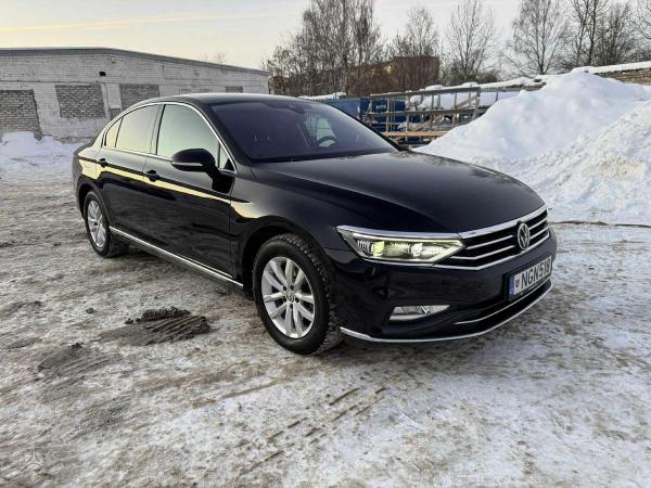 Black Volkswagen Passat 2021 in Vilnius, with an engine capacity of 1.97 L and mileage of 61 thousand km for 25500 €, photo 2 on AUTOMOTO.COM.LV