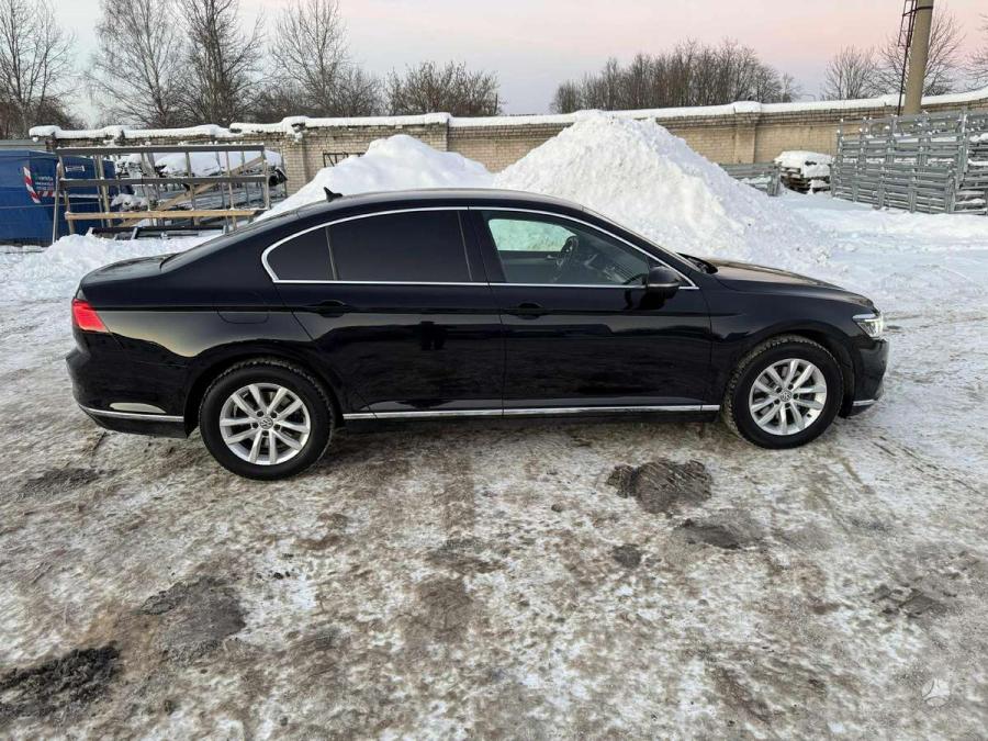 Melns Volkswagen Passat 2021 Viļņa, ar dzinēja tilpumu 1.97 L un nobraukumu 61 tūkst. km par 25500 €, foto 3 vietnē AUTOMOTO.COM.LV