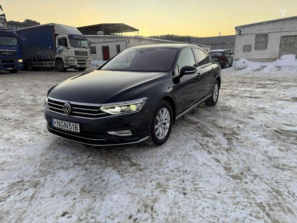 Black Volkswagen Passat 2021 in Vilnius, with an engine capacity of 1.97 L and mileage of 61 thousand km for 25500 €, photo 8 on AUTOMOTO.COM.LV