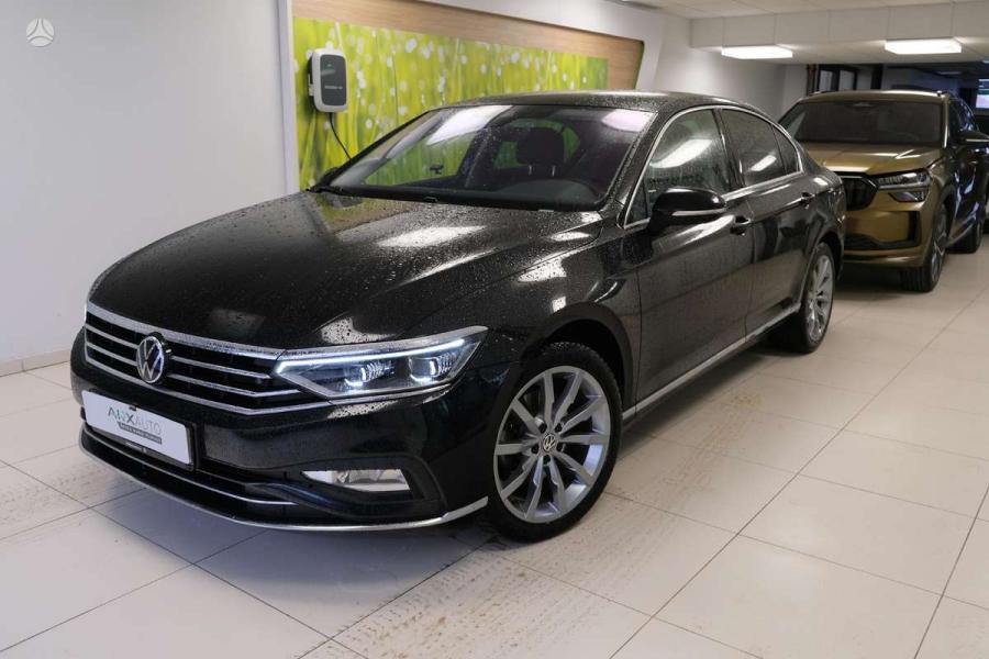 Black Volkswagen Passat 2021 in Vilnius, with an engine capacity of 1.97 L and mileage of 36 thousand km for 24700 €, photo 1 on AUTOMOTO.COM.LV