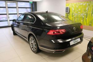 Black Volkswagen Passat 2021 in Vilnius, with an engine capacity of 1.97 L and mileage of 36 thousand km for 24700 €, photo 4 on AUTOMOTO.COM.LV