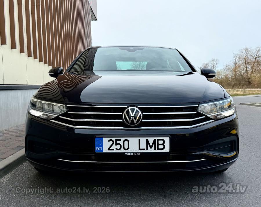 Black Volkswagen Passat 2021 in Tallinn, with an engine capacity of 1.50 L and mileage of 97 thousand km for 17990 €, photo 5 on AUTOMOTO.COM.LV