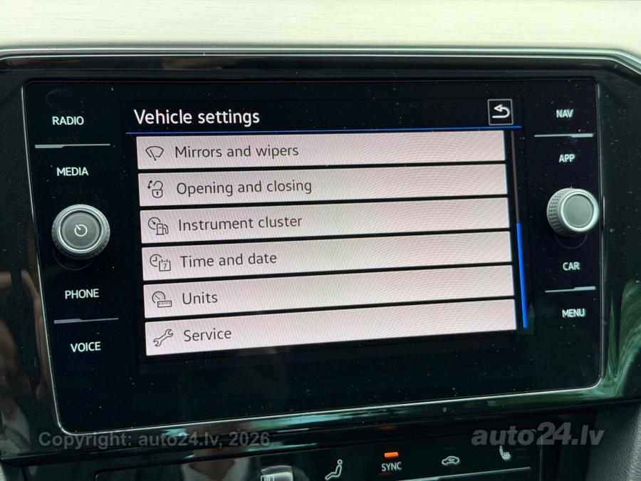 Black Volkswagen Passat 2021 in Parnu, with an engine capacity of 1.50 L and mileage of 89 thousand km for 22900 €, photo 17 on AUTOMOTO.COM.LV