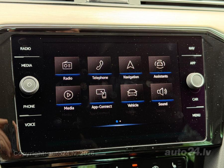 Black Volkswagen Passat 2021 in Parnu, with an engine capacity of 1.50 L and mileage of 89 thousand km for 22900 €, photo 19 on AUTOMOTO.COM.LV