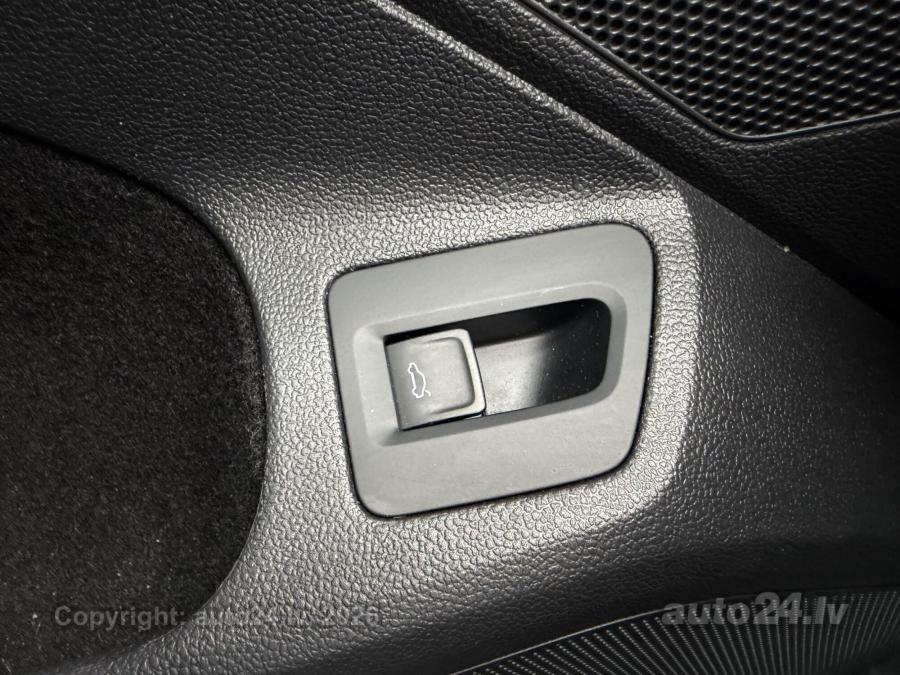 Black Volkswagen Passat 2021 in Parnu, with an engine capacity of 1.50 L and mileage of 89 thousand km for 22900 €, photo 26 on AUTOMOTO.COM.LV