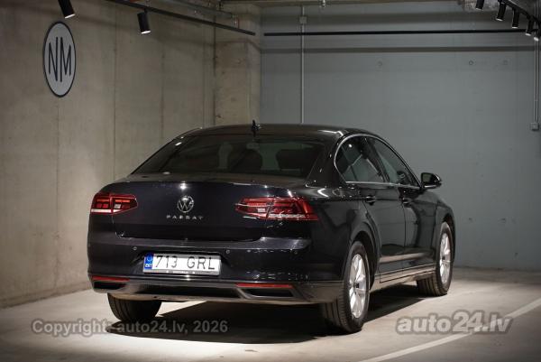 Black Volkswagen Passat 2021 in Tallinn, with an engine capacity of 1.50 L and mileage of 116 thousand km for 17490 €, photo 4 on AUTOMOTO.COM.LV