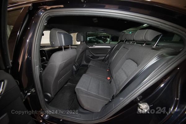 Black Volkswagen Passat 2021 in Tallinn, with an engine capacity of 1.50 L and mileage of 116 thousand km for 17490 €, photo 10 on AUTOMOTO.COM.LV